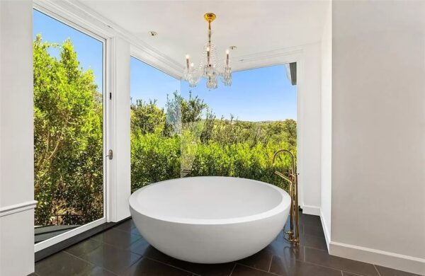 This $28 Million World Class Estate with Breathtaking Ocean Views in ...