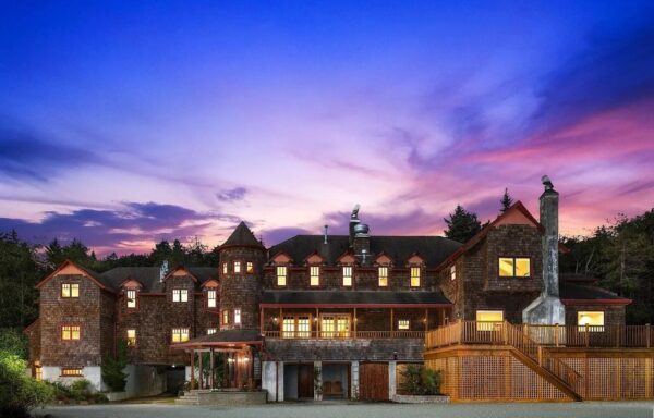 This $3.85M Retreat Offers Most Rooms Commanding Breathtaking Ocean ...