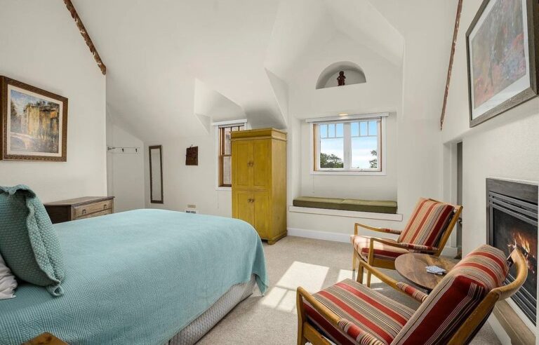 This $3.85M Retreat Offers Most Rooms Commanding Breathtaking Ocean ...