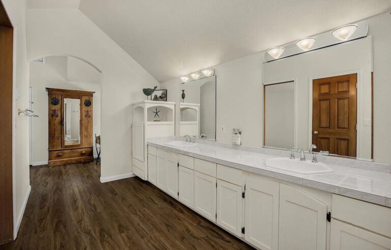 This $3.85M Retreat Offers Most Rooms Commanding Breathtaking Ocean ...