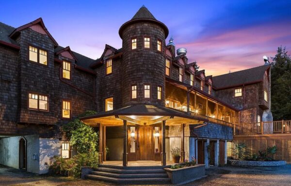 This $3.85M Retreat Offers Most Rooms Commanding Breathtaking Ocean ...
