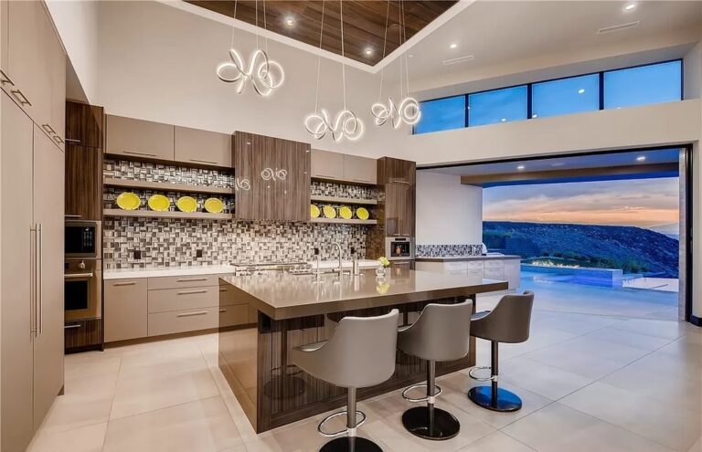 This $6.5 Million Beautiful Home in Henderson Boasts Spectacular Views ...