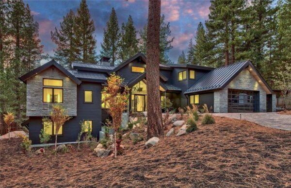 A Brand New Construction Home in Incline Village with A Park Like Level ...