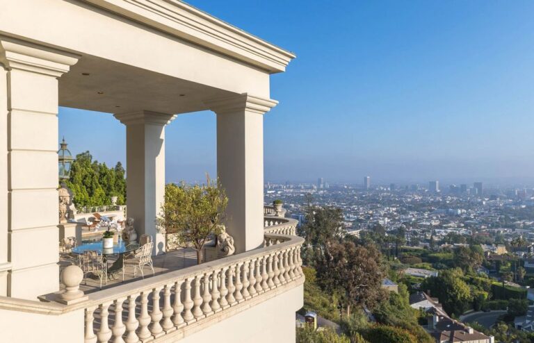 $14.995 Million Magnificent Estate of Elegant Charm and Character on A ...