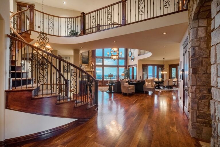 An Absolute Entertainer Dream Home with Breathtaking Mountain Views in ...