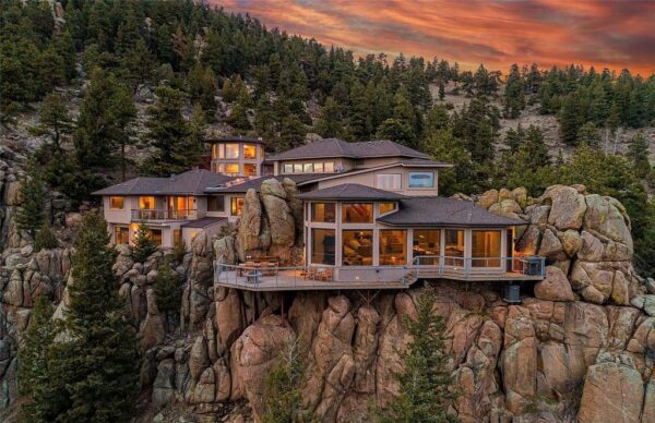 An Unique Home on A Natural Setting of Rock Outcroppings with ...