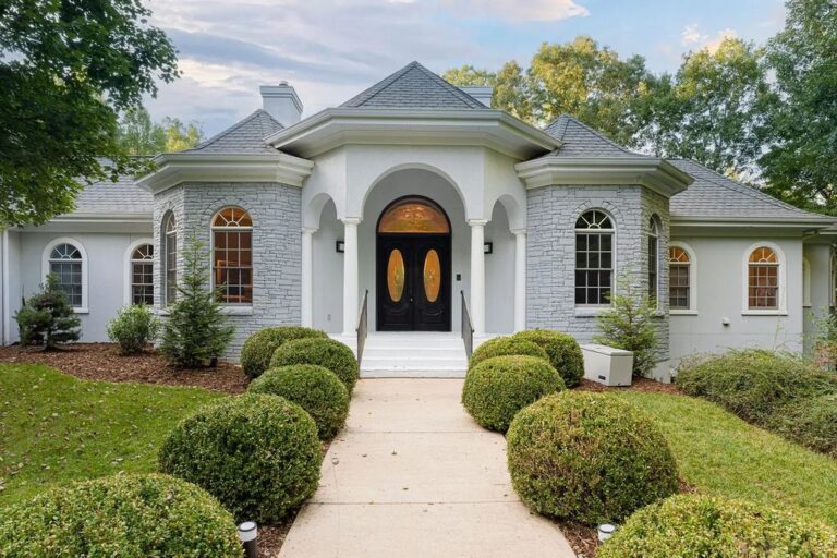Complete with Timeless Finishes and an Open FLoor Plan, Exceptional ...