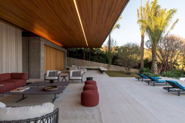 Sottile House, an Elegant Home in Brazil by Felipe Caboclo Arquitetura