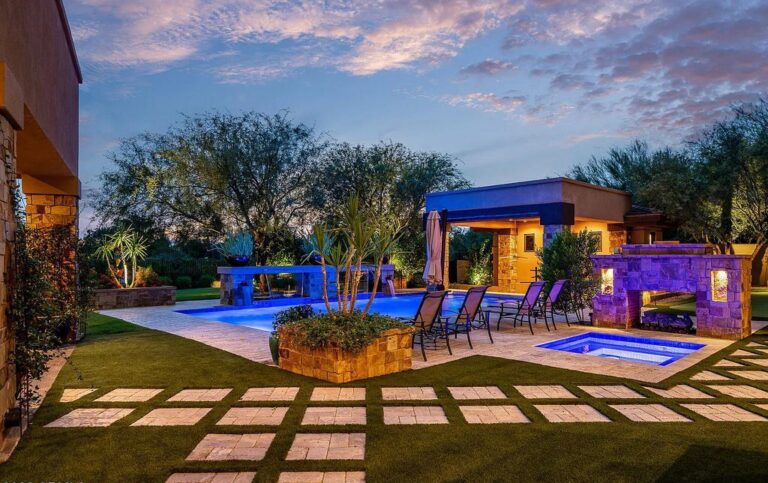 Spectacular Modern Desert Estate with Breathtaking Mountain Views in ...