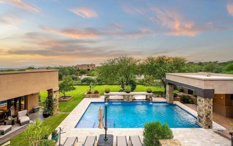 Spectacular Modern Desert Estate with Breathtaking Mountain Views in ...