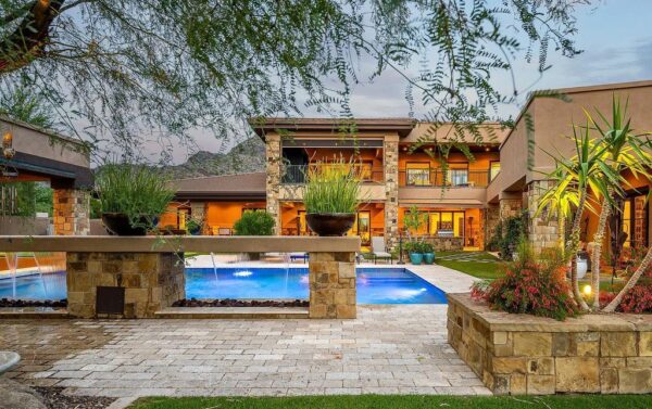 Spectacular Modern Desert Estate with Breathtaking Mountain Views in ...