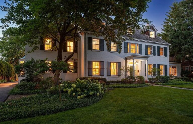 This "Better than New" Estate in Kenilworth, IL Combines Original ...