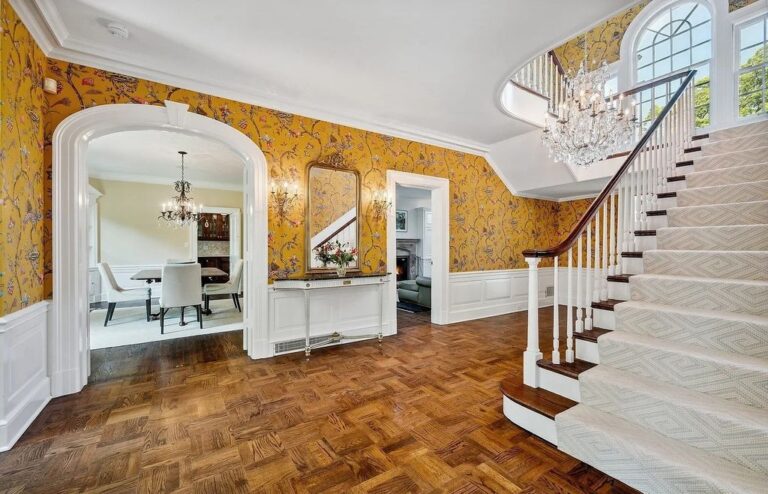 This "Better than New" Estate in Kenilworth, IL Combines Original ...