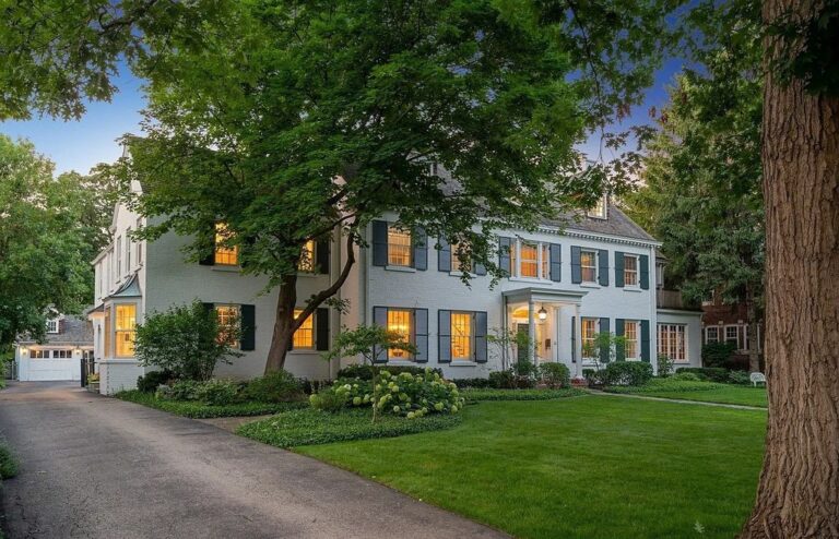 This "Better than New" Estate in Kenilworth, IL Combines Original ...