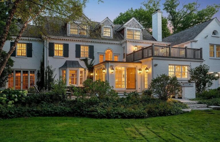 This "Better than New" Estate in Kenilworth, IL Combines Original ...