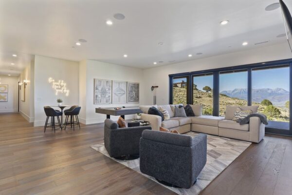 This $5.895M Stunning Mountain Retreat in Heber, UT Offers Magnificent ...