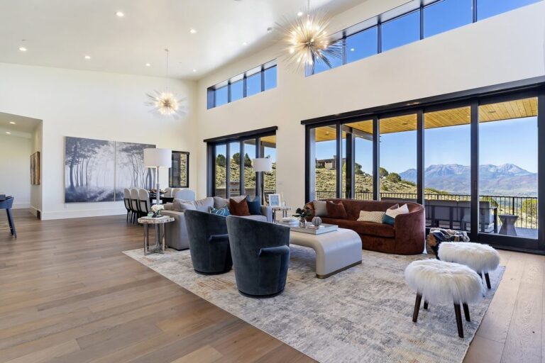 This $5.895M Stunning Mountain Retreat in Heber, UT Offers Magnificent ...