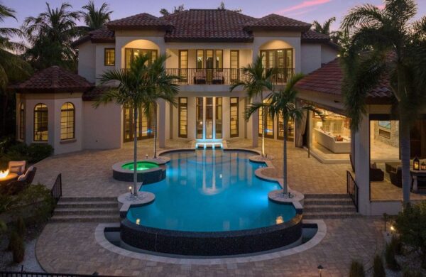 Breathtaking Luxury Home in Naples with 5 Star Resort Amenities