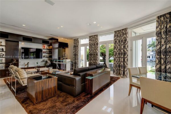 Magnificent Waterfront Estate with 188 FT of Prime Water Frontage in ...