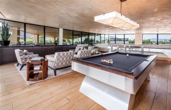This Architectural Home in Las Vegas is A One of A Kind Desert ...