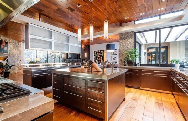 This Architectural Home in Las Vegas is A One of A Kind Desert ...