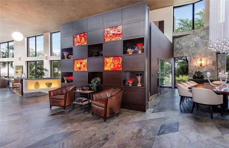 This Architectural Home in Las Vegas is A One of A Kind Desert ...