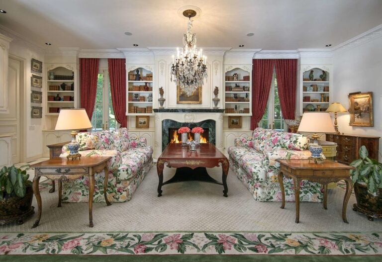 This $28.5 Million Palatial Villa in Beverly Hills is Perfect for Grand ...