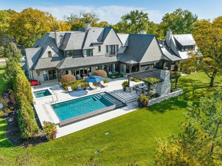 An Unprecedented Resort-style Living Estate in Burr Ridge, Illinois