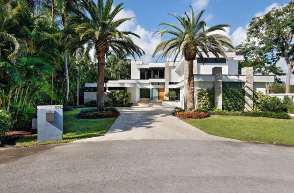 Elegant Frank Lloyd Wright-Inspired Estate on Lake Ida in Delray Beach ...