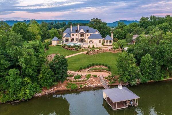 Exceptional Luxury Estate in Tennessee Boasts Equally Impressive Resort ...