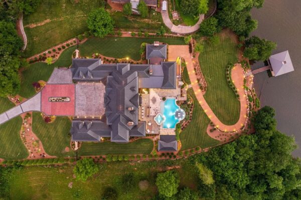 Exceptional Luxury Estate in Tennessee Boasts Equally Impressive Resort ...