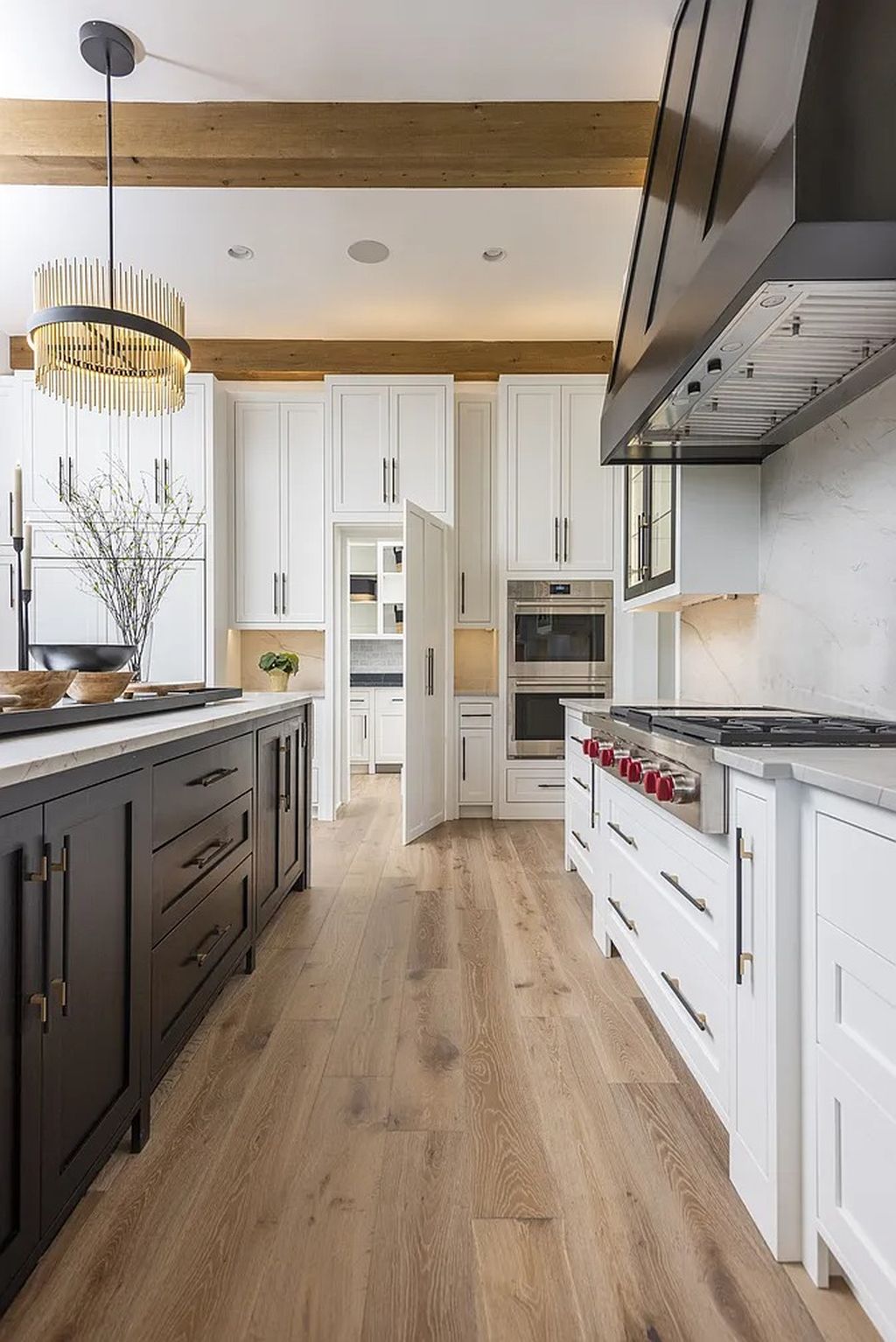 This Top-shelf Estate in Brentwood, Tennessee Offers Generous Living ...