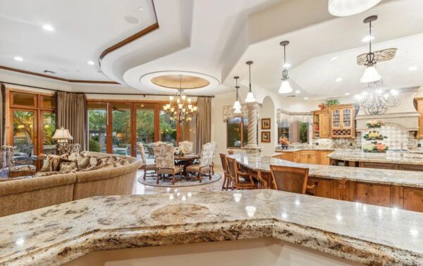 This Breathtaking Estate in Paradise Valley with Resort Like Grounds is ...