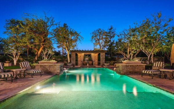 This Breathtaking Estate in Paradise Valley with Resort Like Grounds is ...