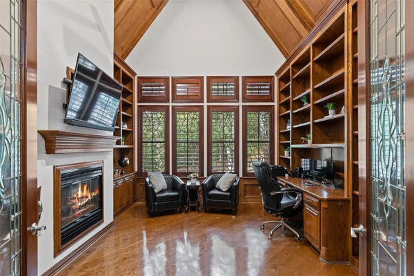 This $2.35 Million Extraordinary Home in Grapevine Hiddens In Dense ...