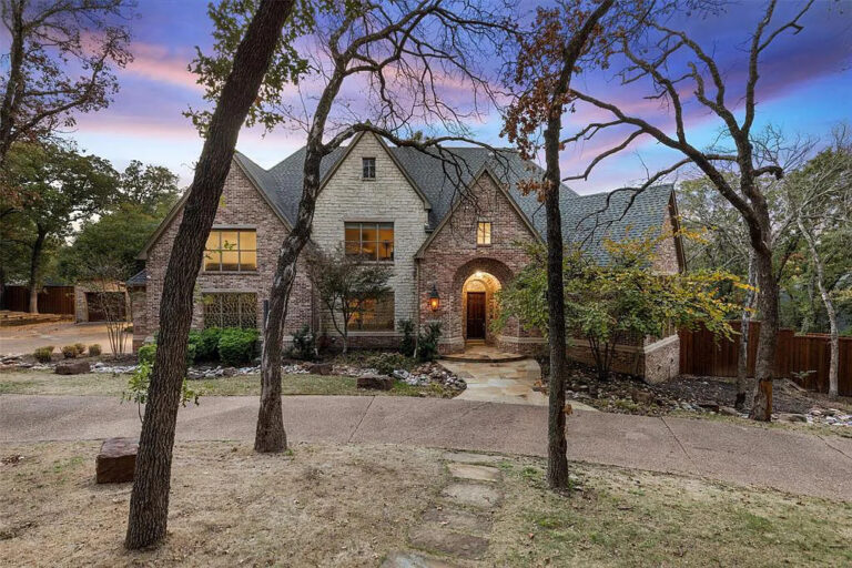 This $2.35 Million Extraordinary Home in Grapevine Hiddens In Dense ...
