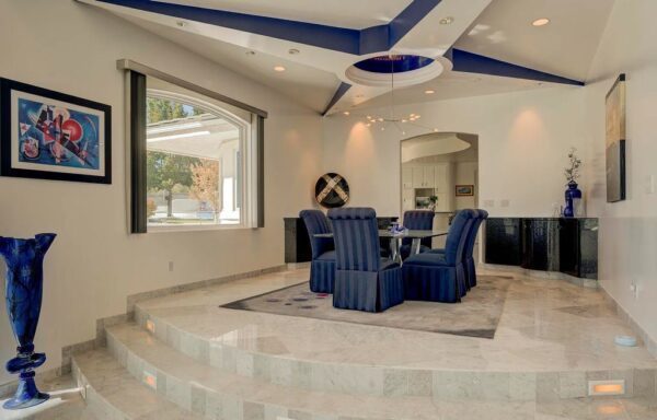 A Stunning Private Estate with Expansive and Beautifully Landscaped ...