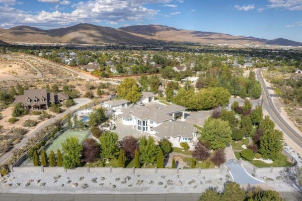 A Stunning Private Estate with Expansive and Beautifully Landscaped ...