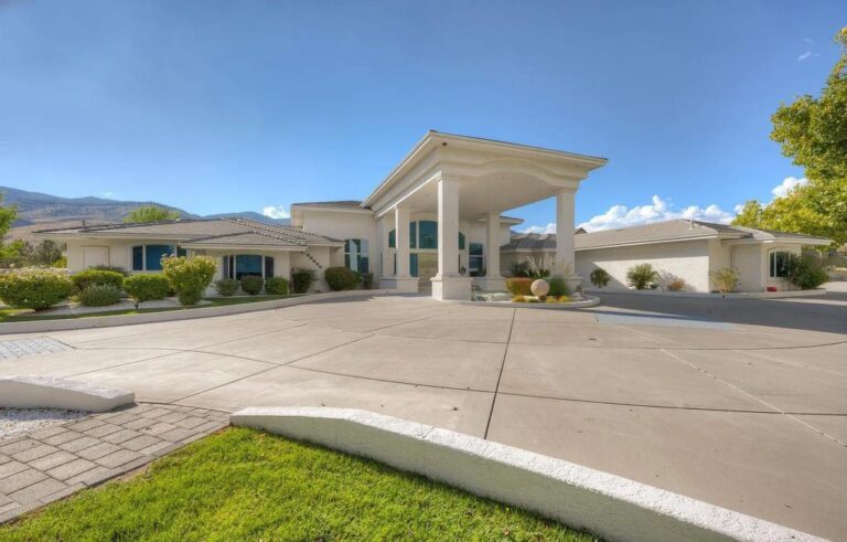 A Stunning Private Estate with Expansive and Beautifully Landscaped ...