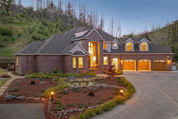 A Truly Remarkable Estate Designed for Comfortable Living and ...