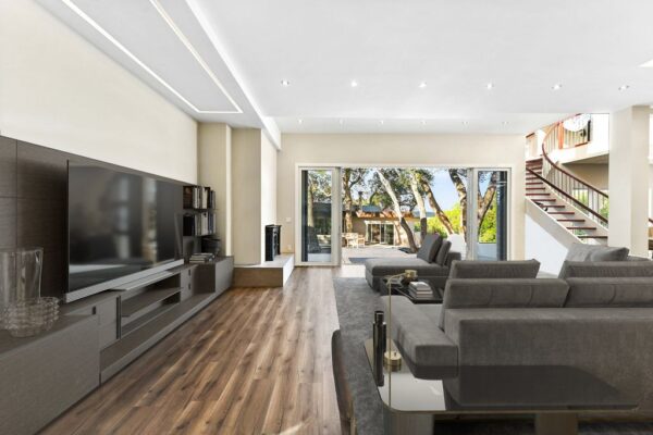 This Dream Silicon Valley Home in Los Altos Hills has An ...