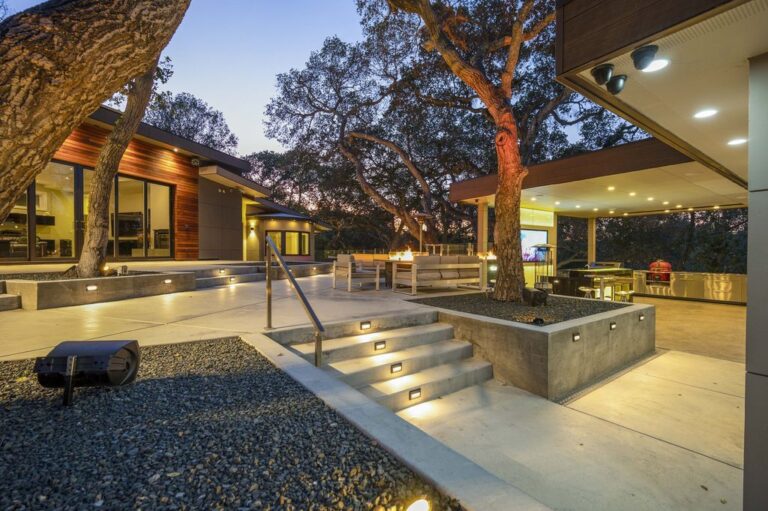 This Dream Silicon Valley Home in Los Altos Hills has An ...