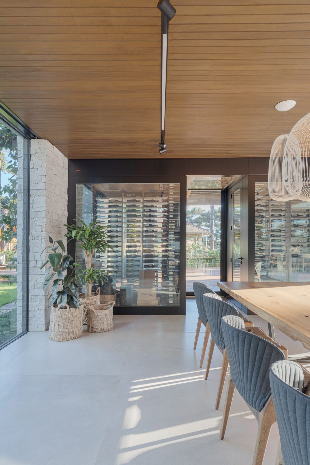 Aspen House, U-shaped form with nature connection by Studiocolnaghi