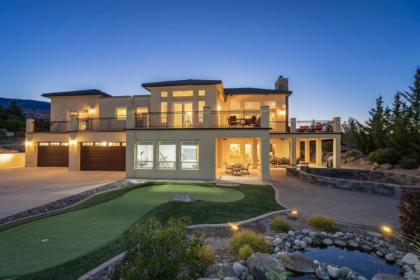 Beautiful Custom Home with Panoramic Views of The Sierra Mountains and ...