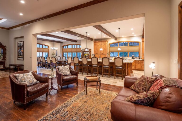 Beautifully Maintained Luxury Home with A Rare Combination of Fine ...