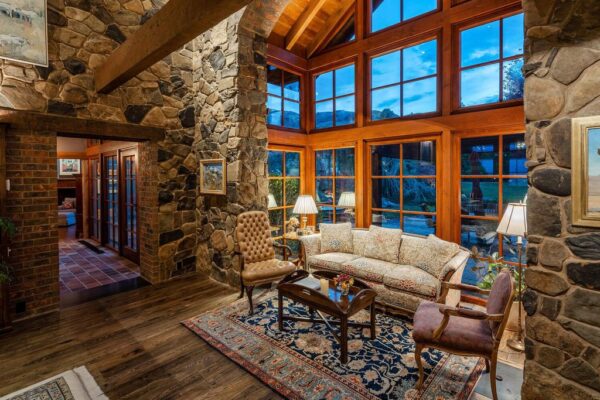 Connect with The Majesty of Nature, This $6.75 Million Distinctive Home ...