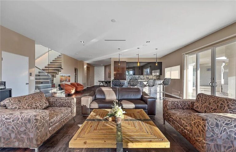 Exquisitely Crafted Custom Home with Captivating Views on A Huge ...