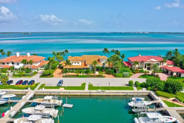 This Magnificent Waterfront Estate in Stuart Florida has Exceptional ...