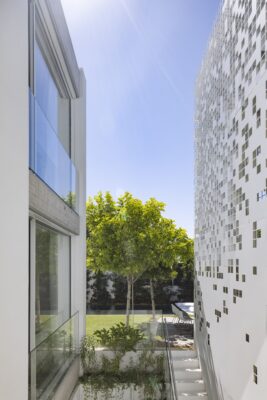 Pixel House, an Innovative Private Residence by Anderman Architects