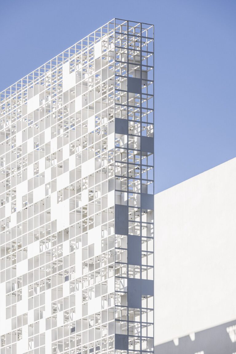 Pixel House, an Innovative Private Residence by Anderman Architects